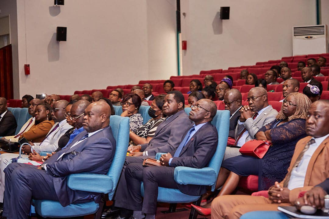 Cérémonie de lancement officiel de la formation par l'ISSEA, des cadres ...